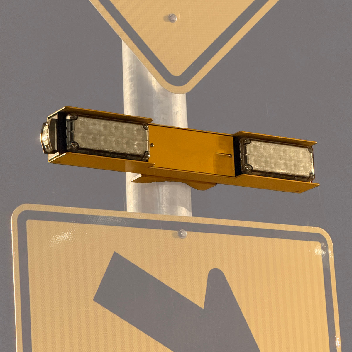 Rectangular Rapid-Flashing Beacon (RRFB) – TOMAR Traffic